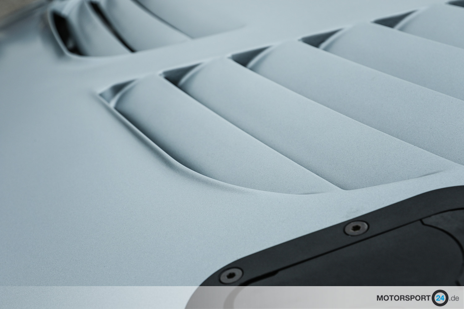 Supportive cooling for S65 engines | MOTORSPORT24 - High-quality racing ...