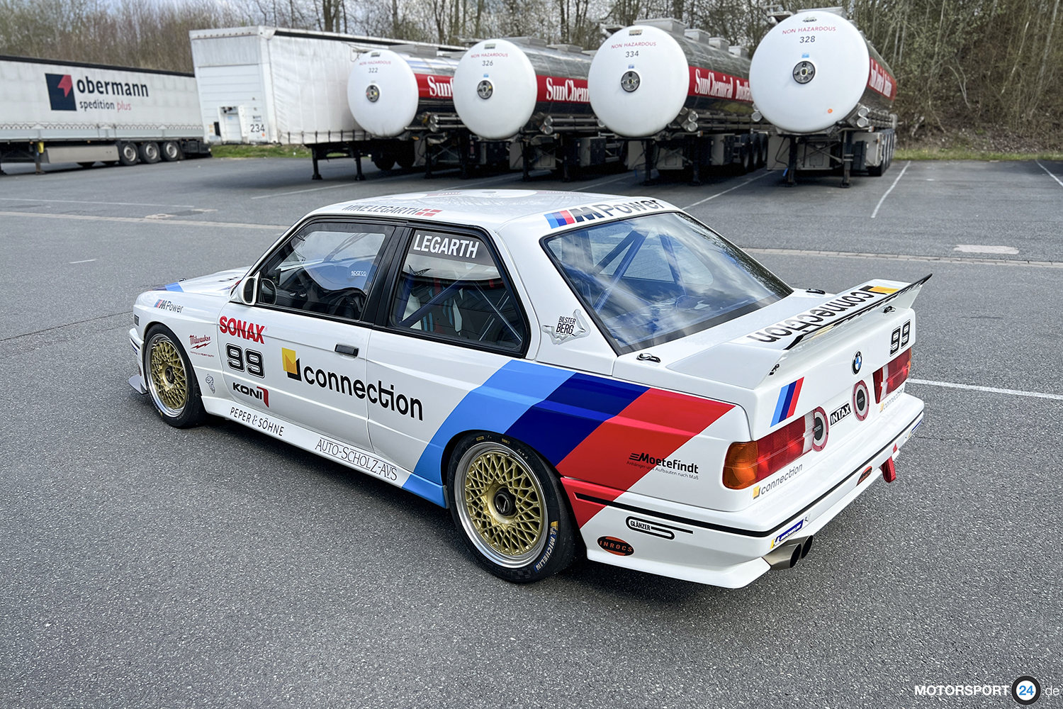 Replica of a BMW M3 E30 DTM on bodyshell | MOTORSPORT24 - High-quality ...