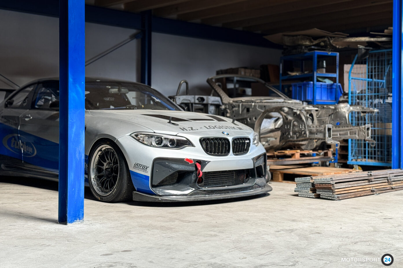 BMW M2 F87 racing car + BMW Z4 E89 body | MOTORSPORT24 - High-quality ...